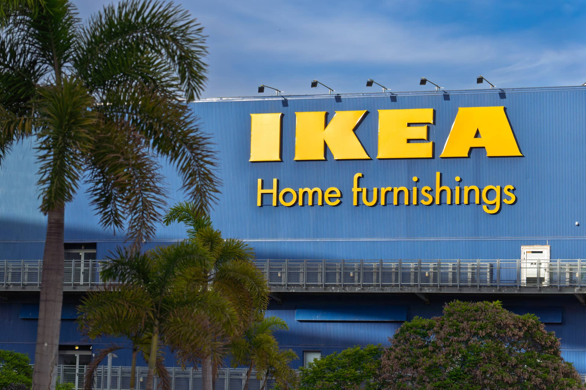 This $10 Ikea Glass Jar Is a Sleek Dog Treat Solution - PetHelpful