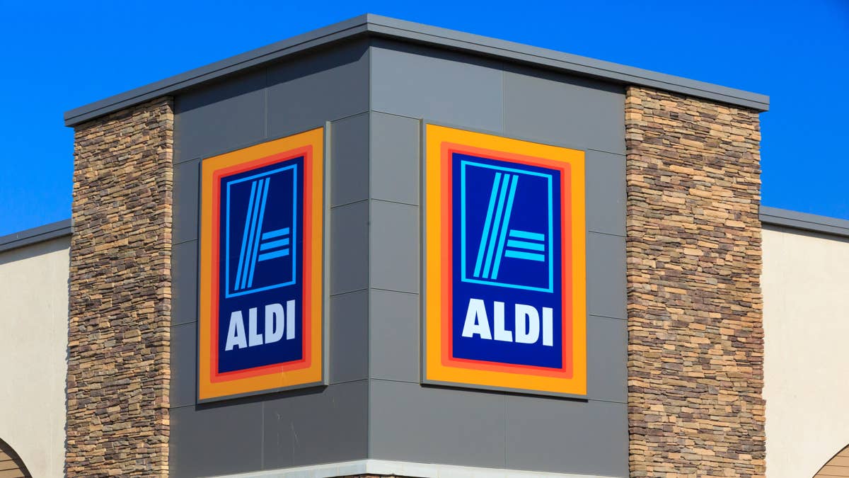 Aldi’s $7 Pet Travel Bottle Is a Summer Must-Have - PetHelpful