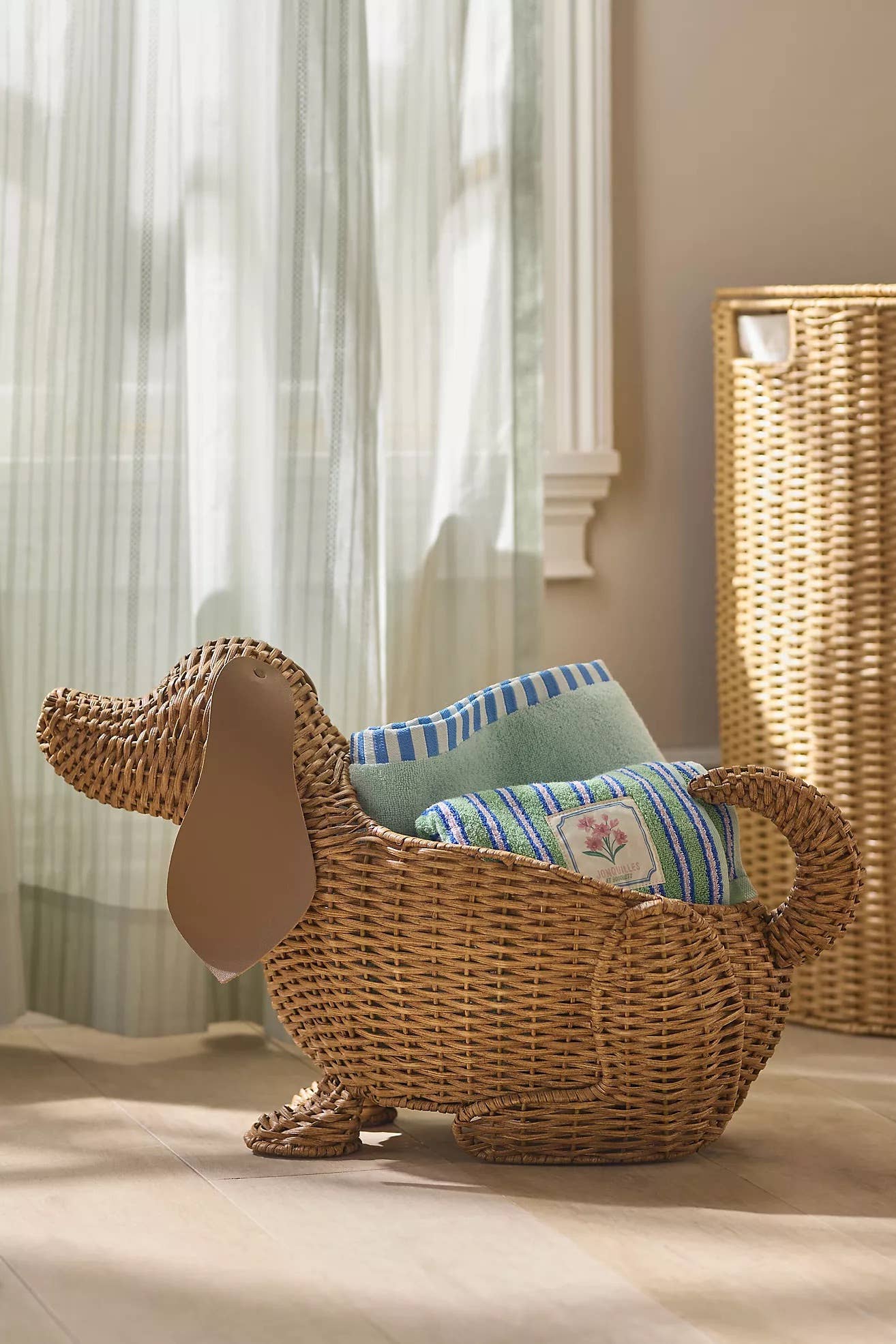 Anthropologie's Dog Basket Is Where 'Charm Meets Function' - PetHelpful
