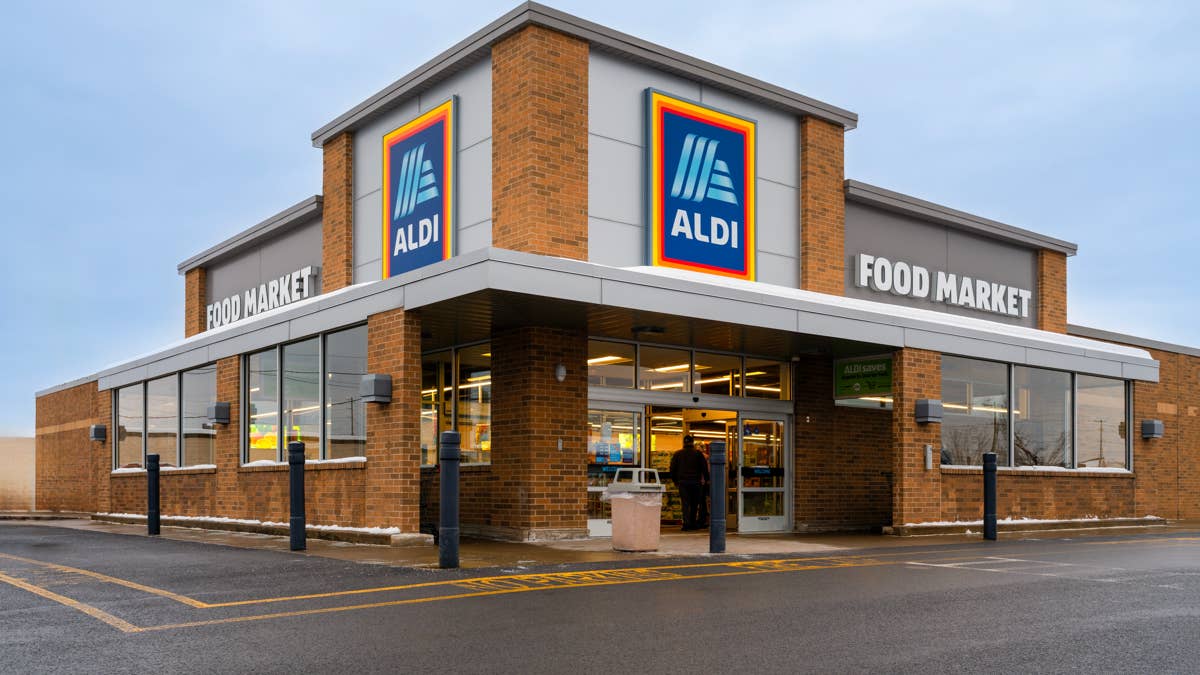 Aldi's $7 Triangle Cat Scratcher Cats Won’t Ignore - PetHelpful