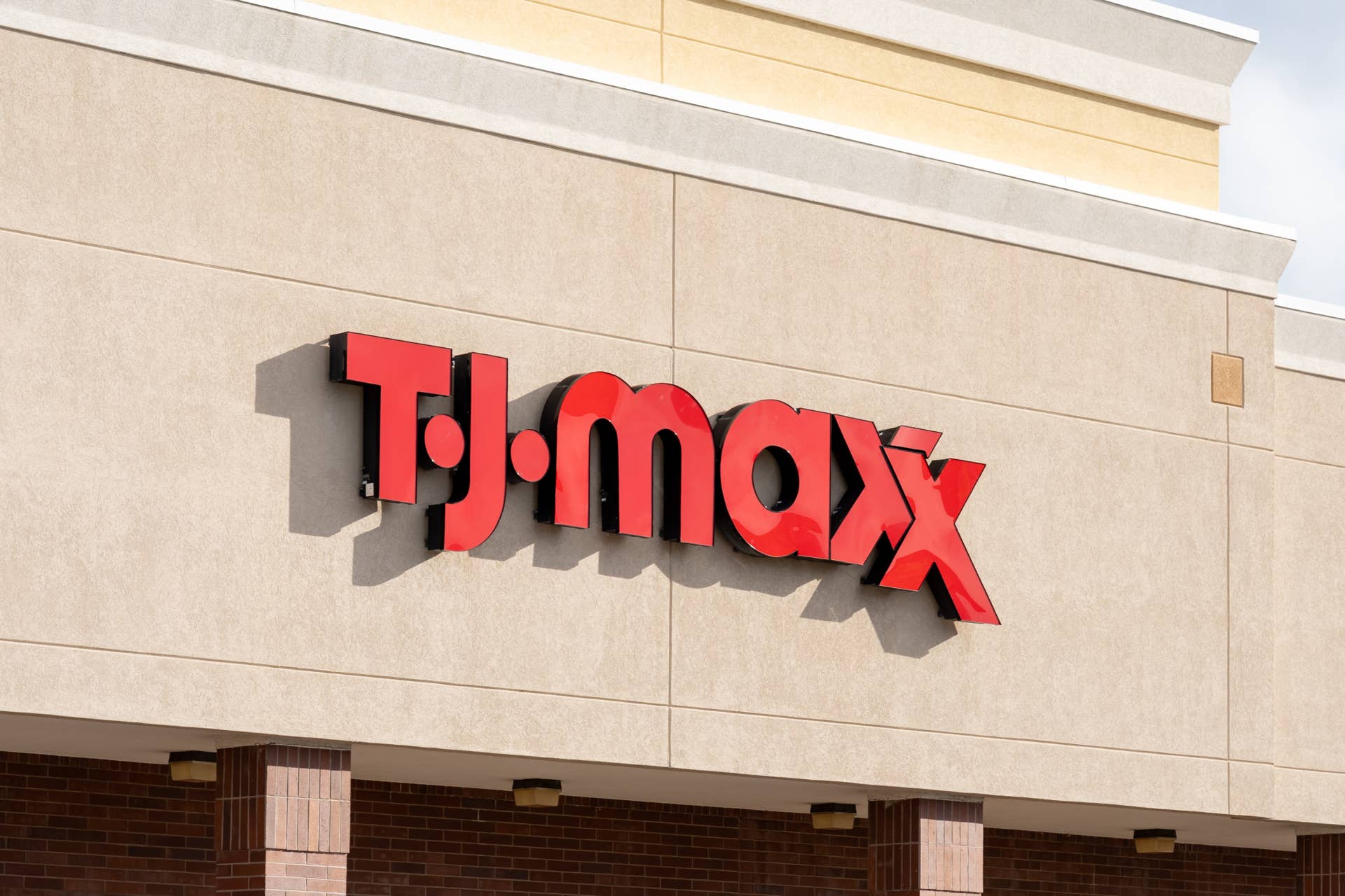 TJ Maxx's Food Storage and Feeding Set Is Practical and Stylish ...