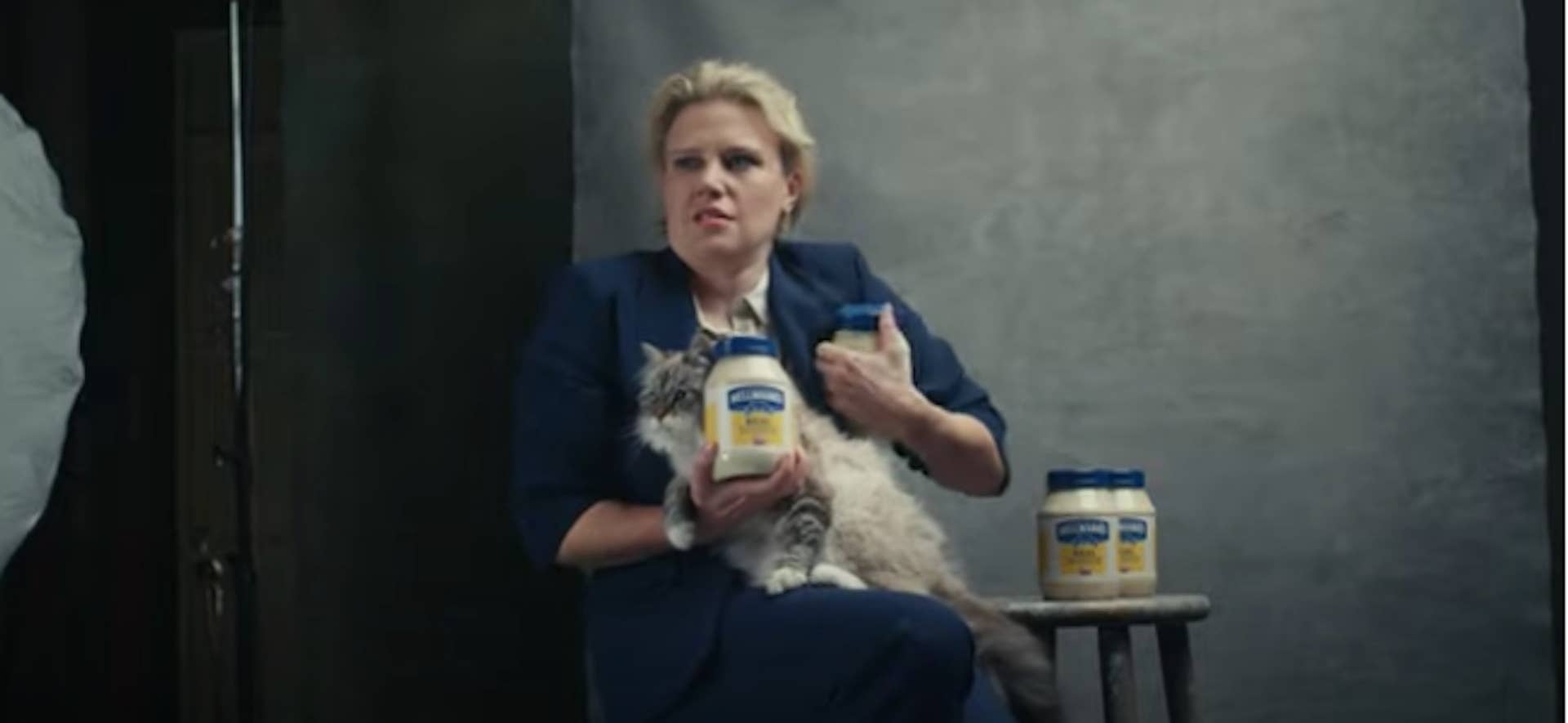 SNL's Kate McKinnon Stars in Super Bowl Spot Alongside Gorgeous Cat ...