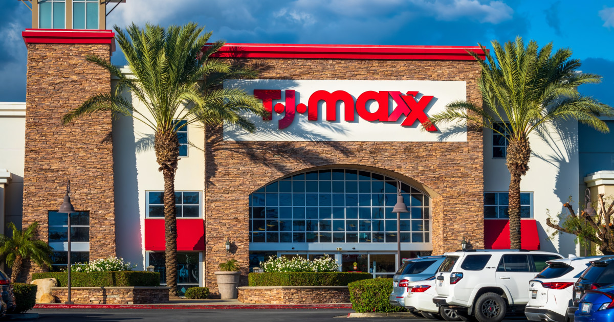 T.J. Maxx Has the Cutest Toy to Help Your Pup Beat the Heat - PetHelpful