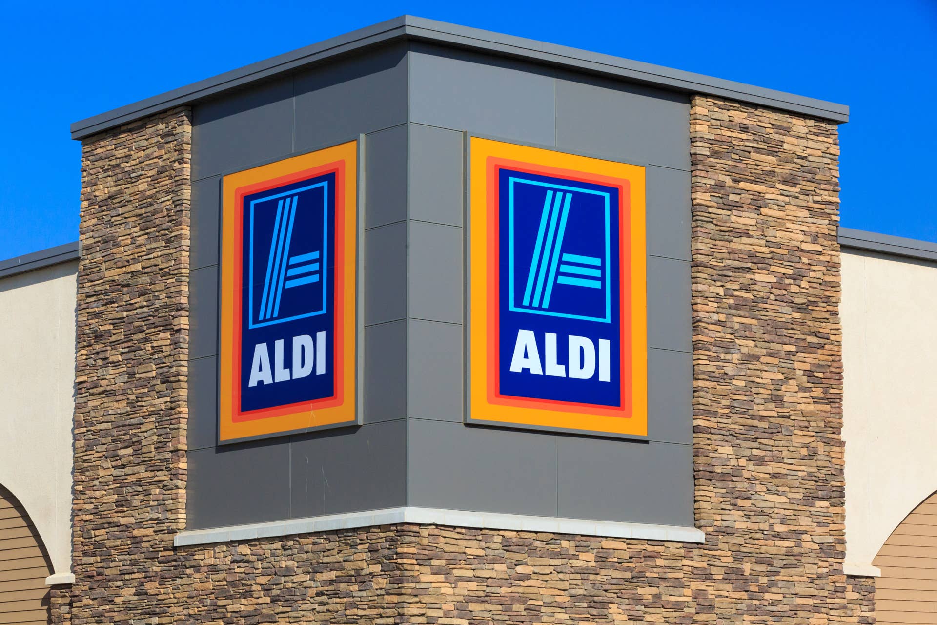 Aldi's $10 Pet Food Container Solves a Daily Annoyance - PetHelpful