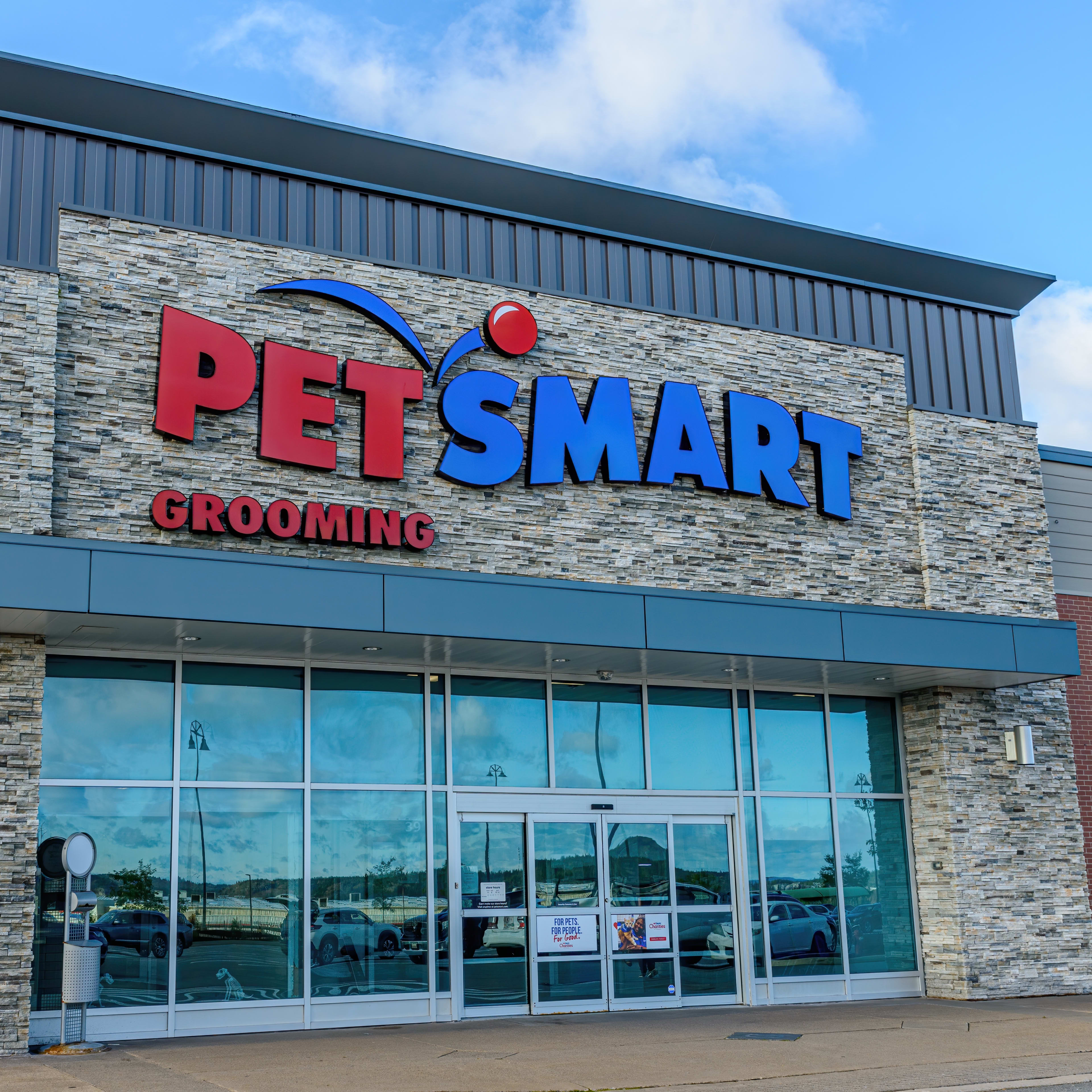 PetSmart Is Bringing Back Its Free Pet Santa Photos - PetHelpful