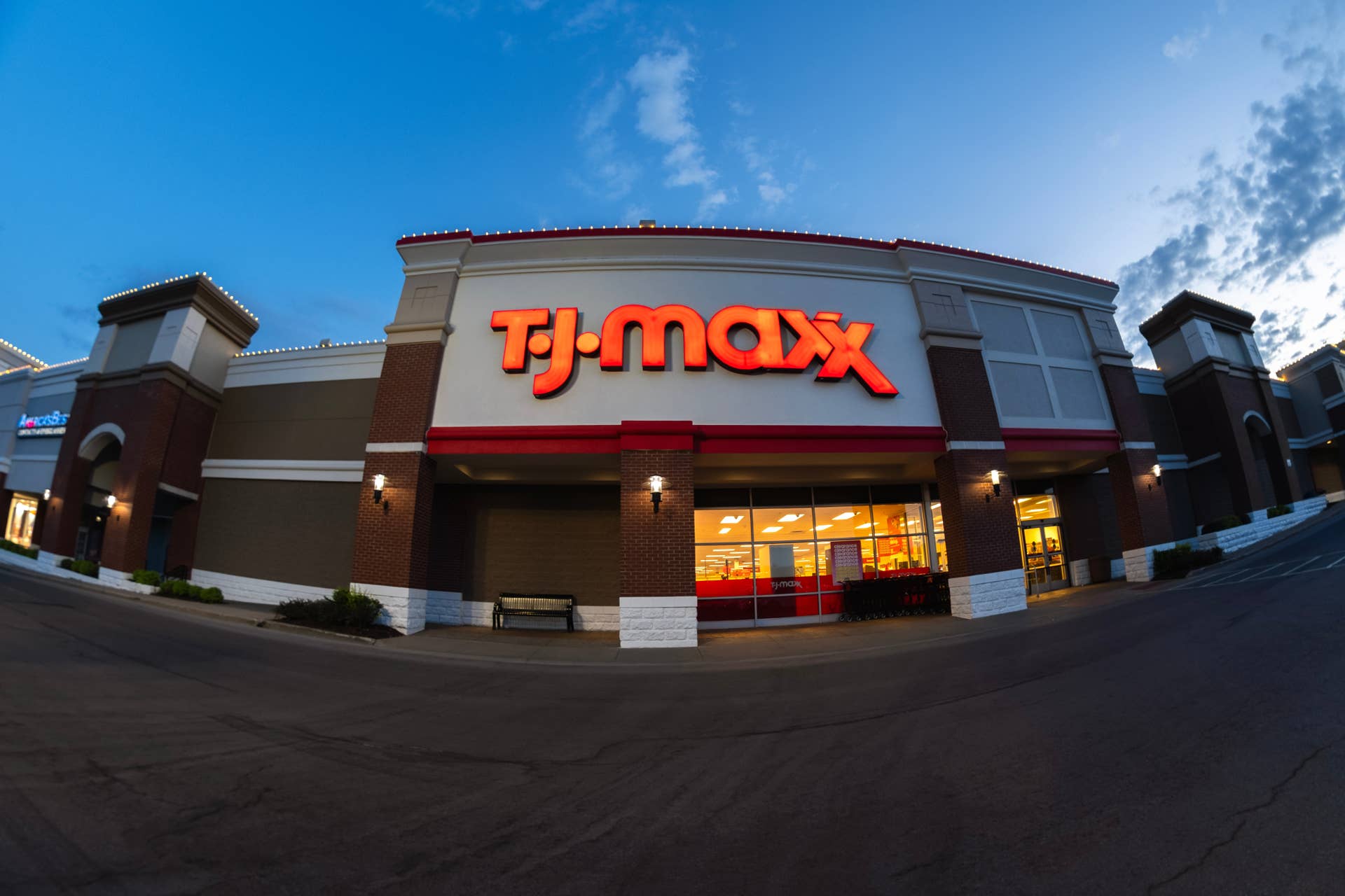 T.J. Maxx's Cutesy Cat Hut Is Giving Total Heart Eyes - PetHelpful
