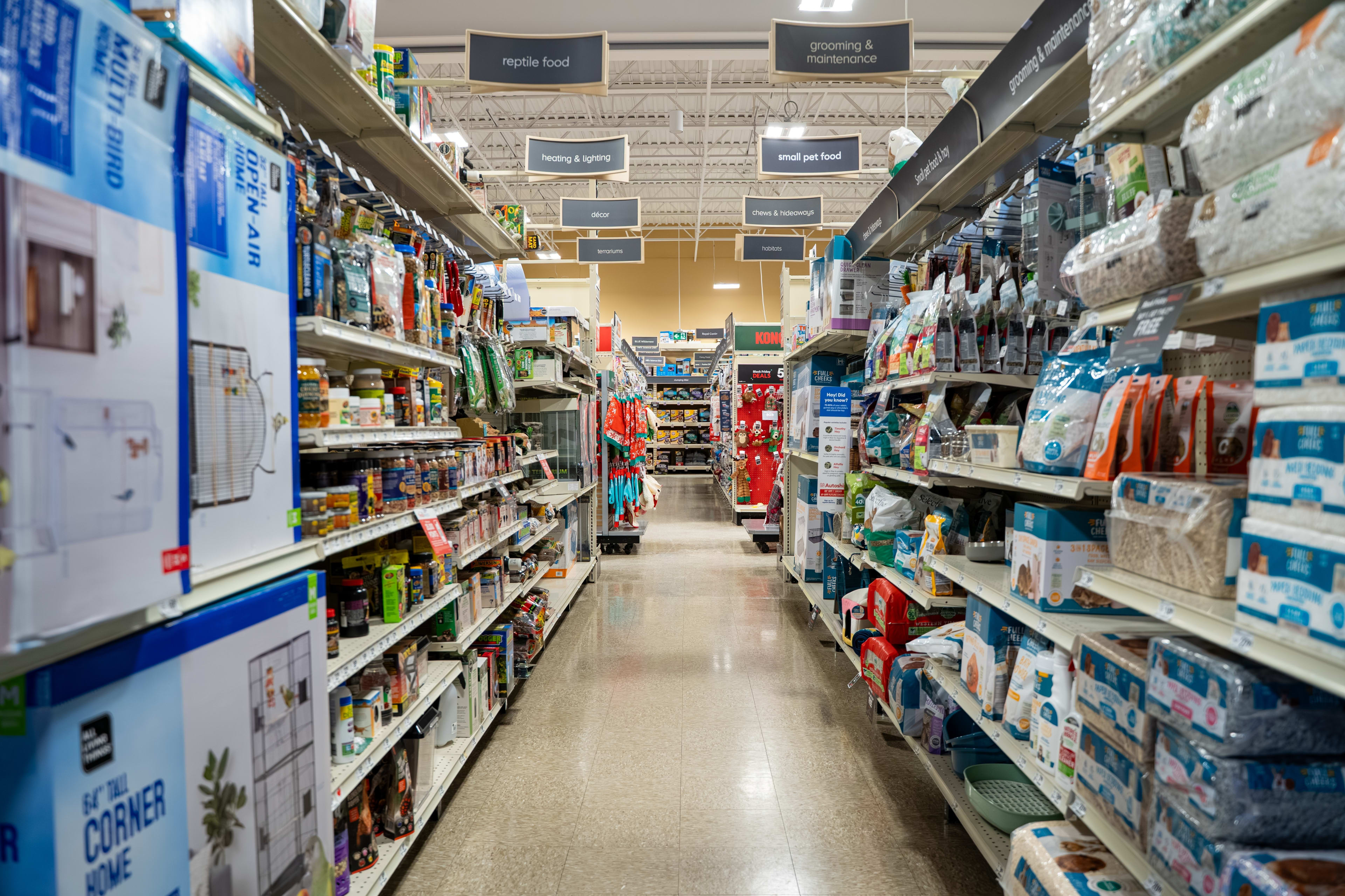 Is Petco Open on New Year’s Day? 2026 Holiday Hours - PetHelpful