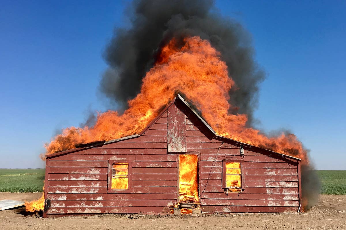 Country Musician and Friends Run Into Burning Barn To Extinguish Flames ...